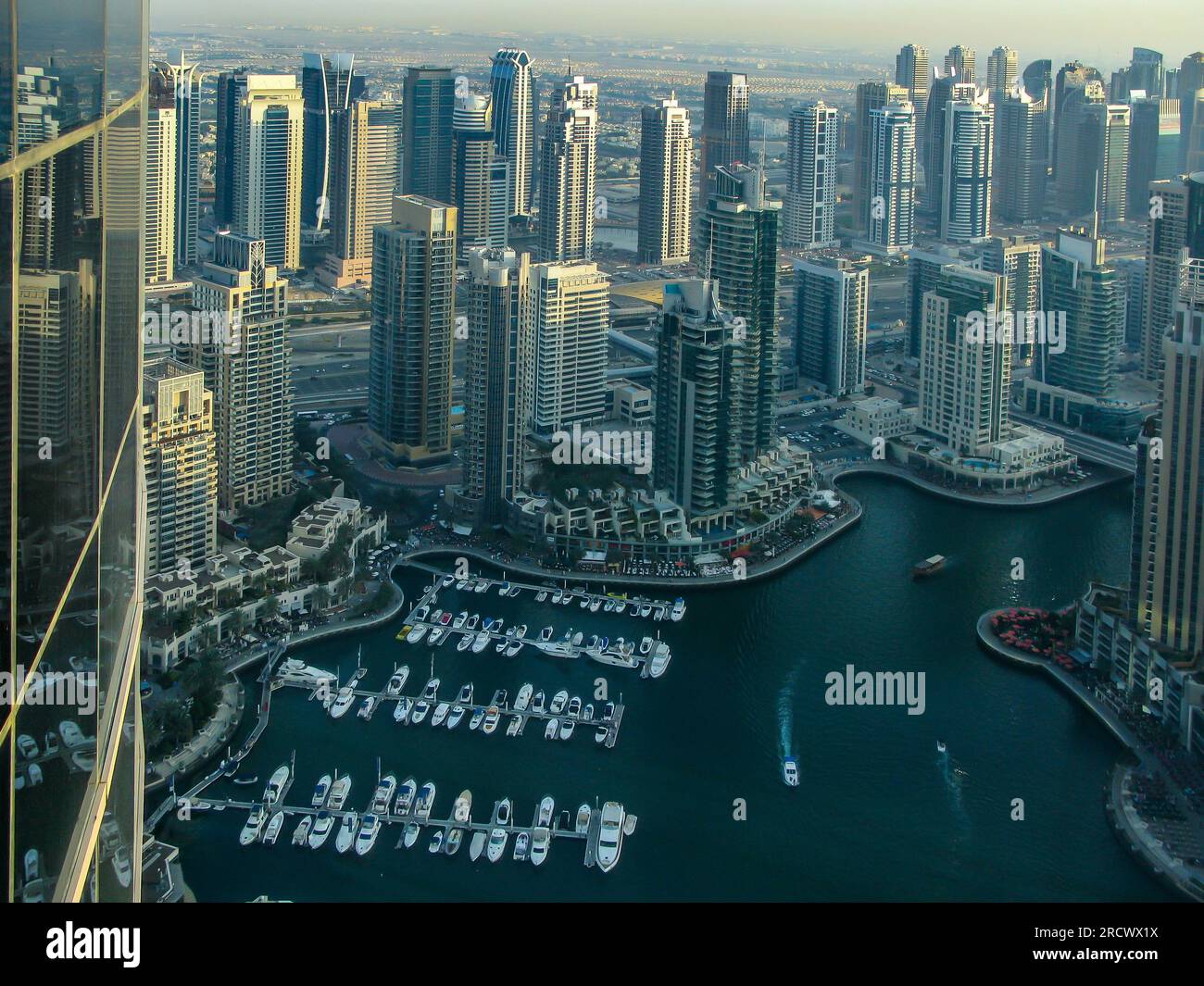 Dubai marina district hi-res stock photography and images - Alamy