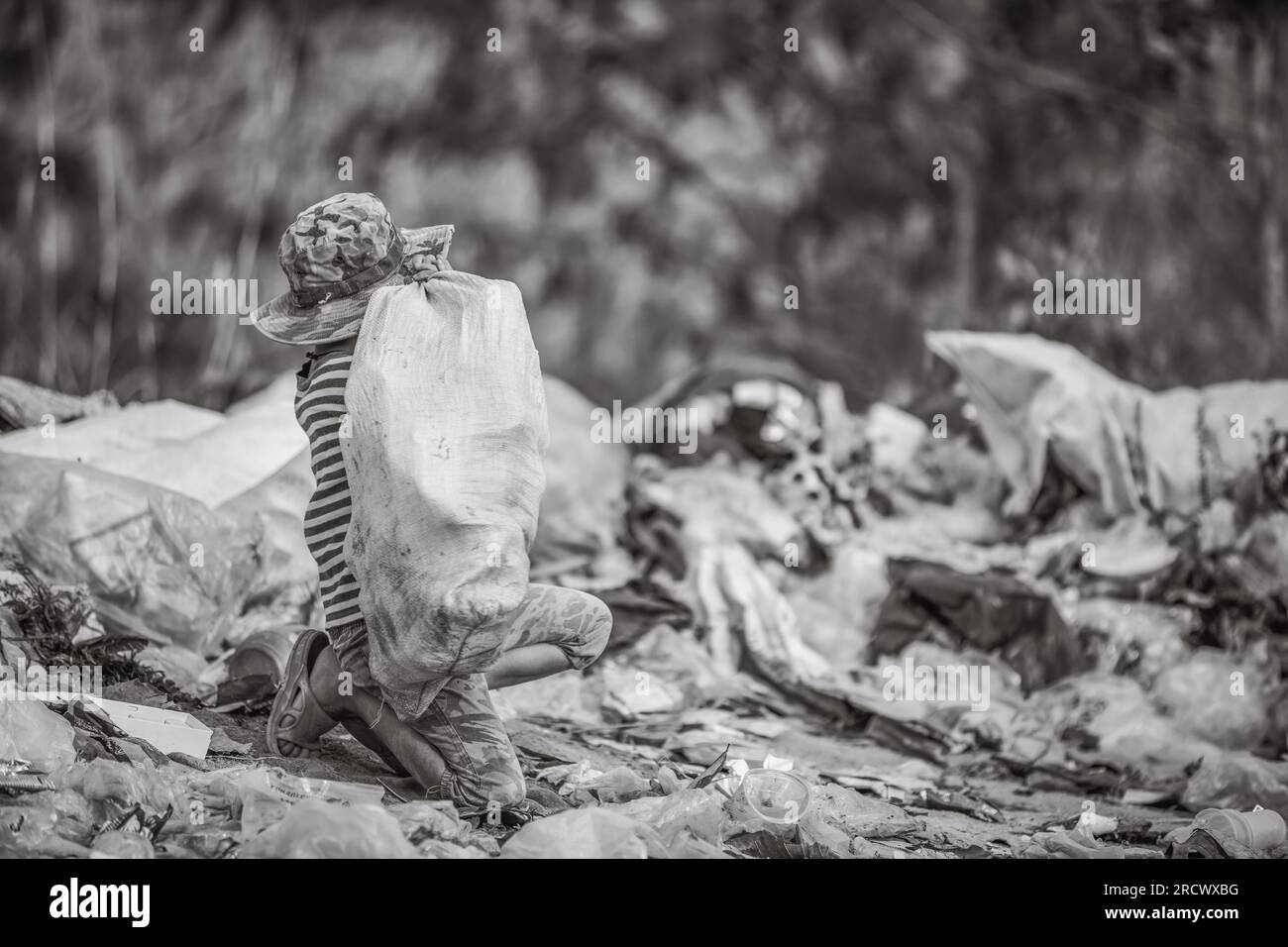 Poor children collect garbage for sale because of poverty, Junk recycle ...
