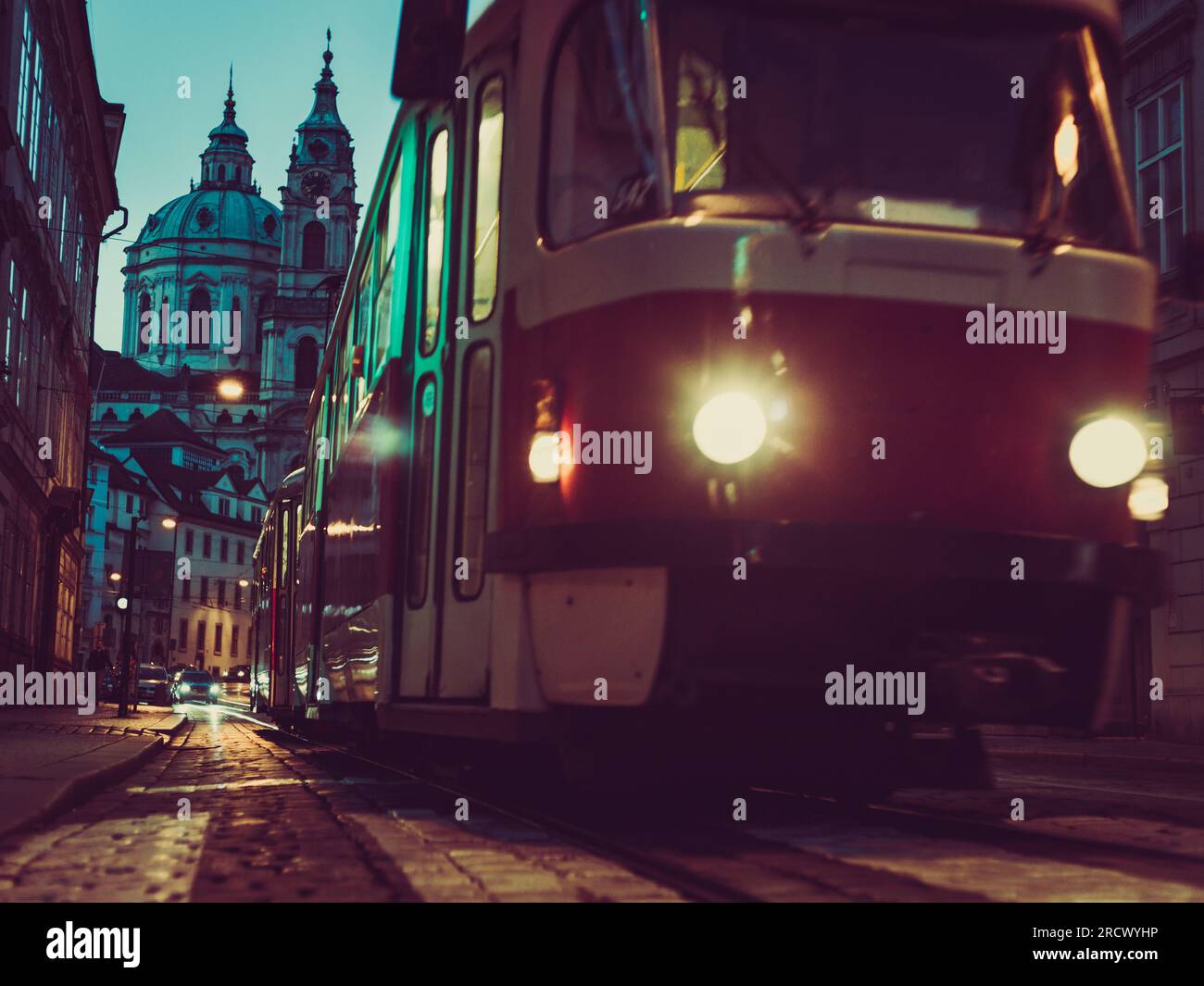 Late light on cathedral hi-res stock photography and images - Alamy
