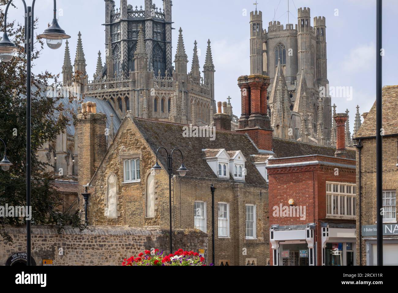 Ely Cathedral with town houses in the foreground Stock Photo - Alamy
