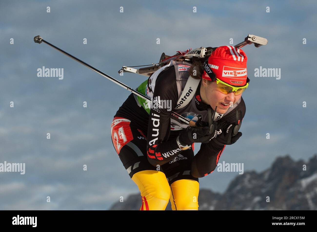Tina Bachmann Aktion Biathlon 7,5km Sprint der Frauen Stock Photo - Alamy