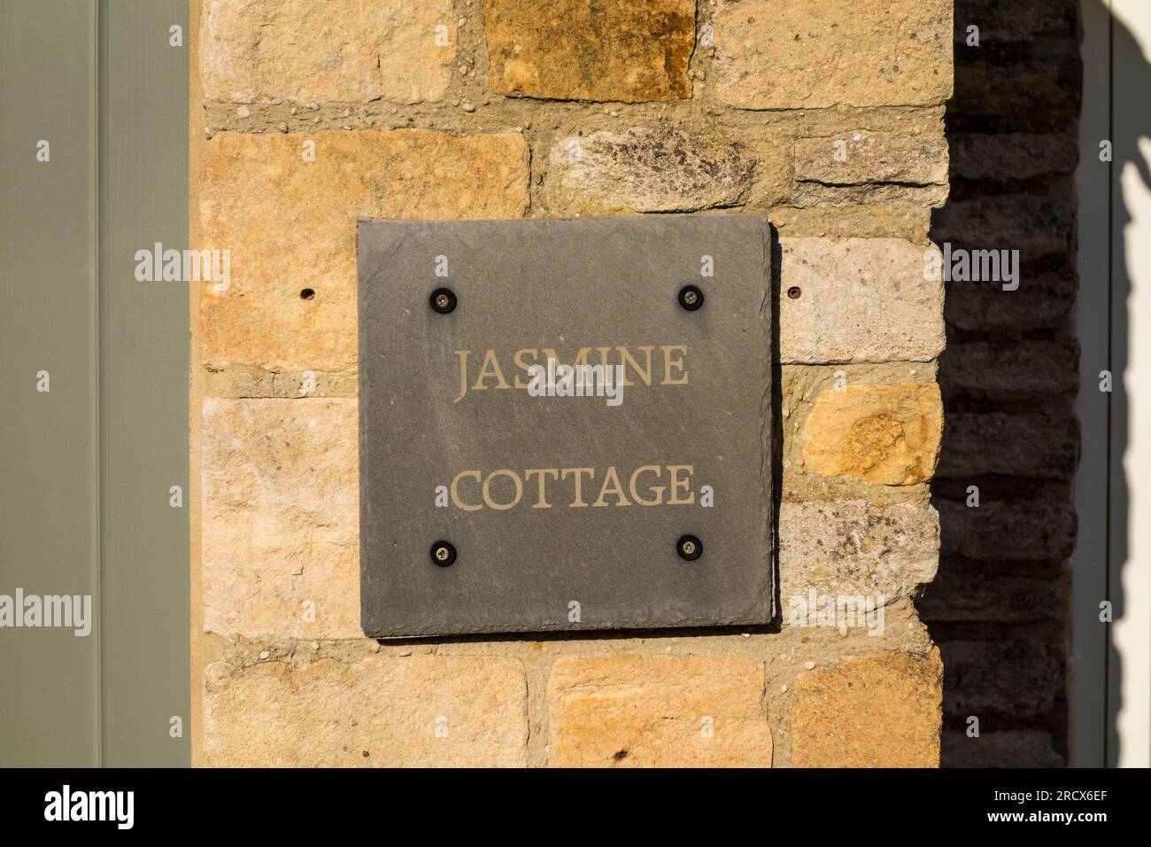 Uk wall jasmine hi-res stock photography and images - Alamy