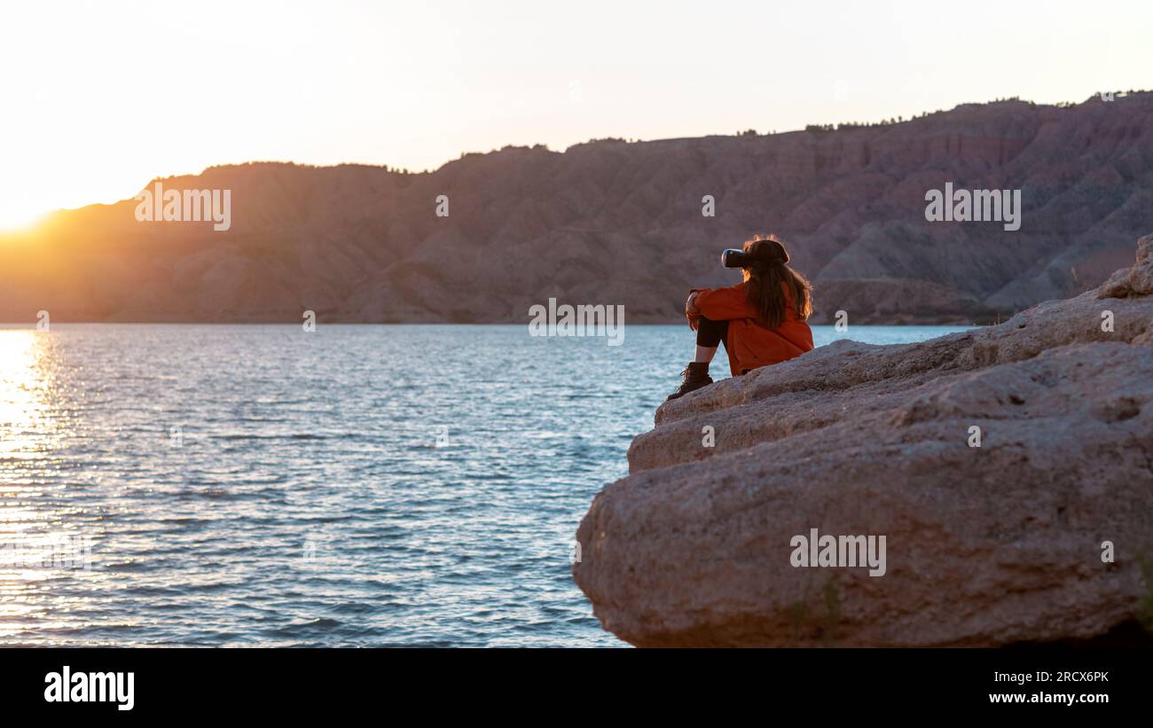3d human head looking down hi-res stock photography and images - Alamy