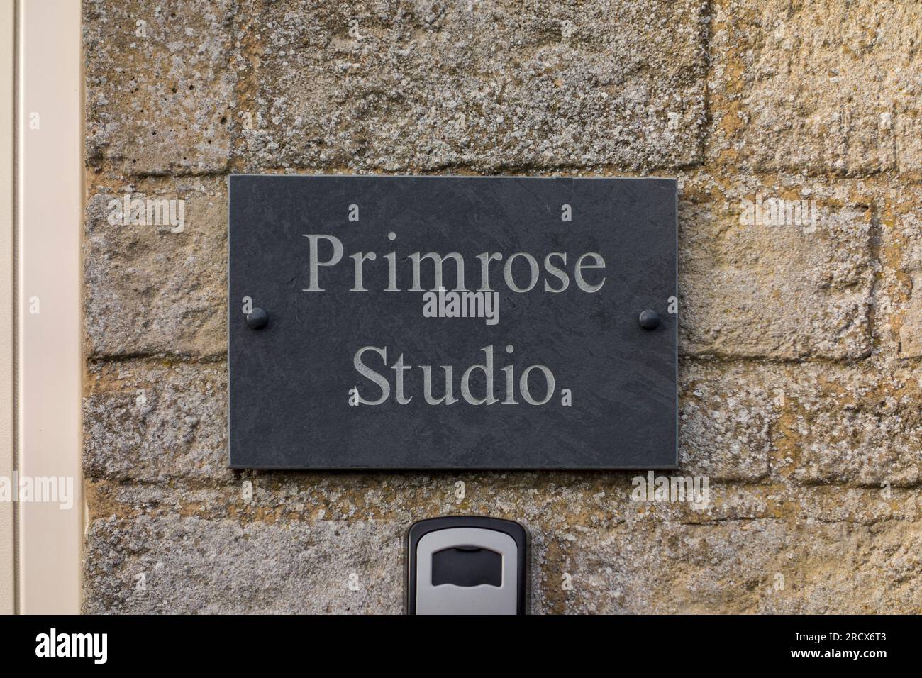Studio sign hi-res stock photography and images - Alamy
