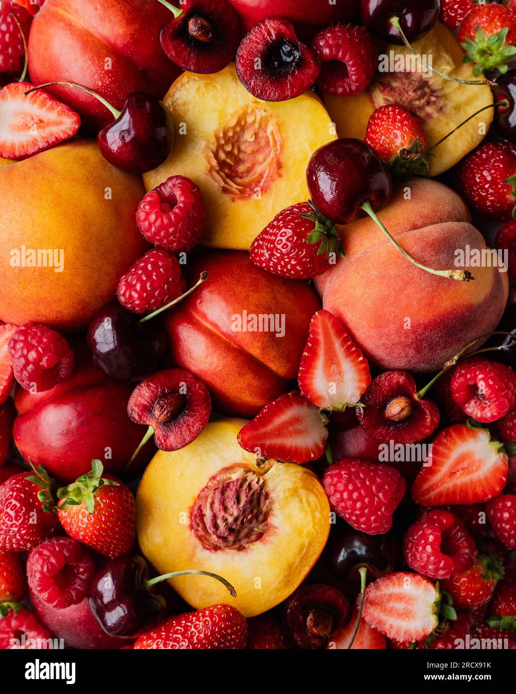 Strawberries and peaches hi-res stock photography and images - Alamy