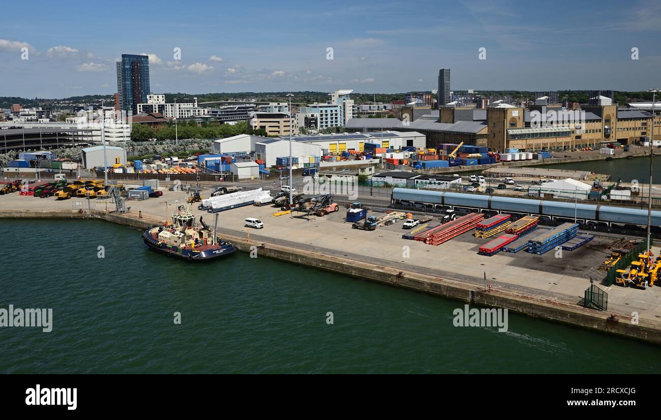 Southampton docks car train hi-res stock photography and images - Alamy