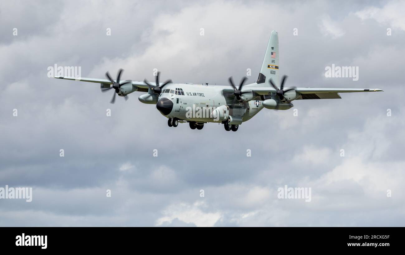 United States Air Force - Lockheed Martin WC-130J Hercules, arriving at ...