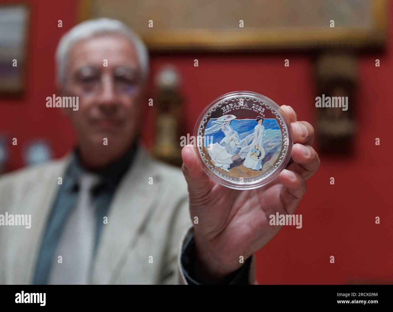 The president of the permanent commission of the Sorolla Museum ...