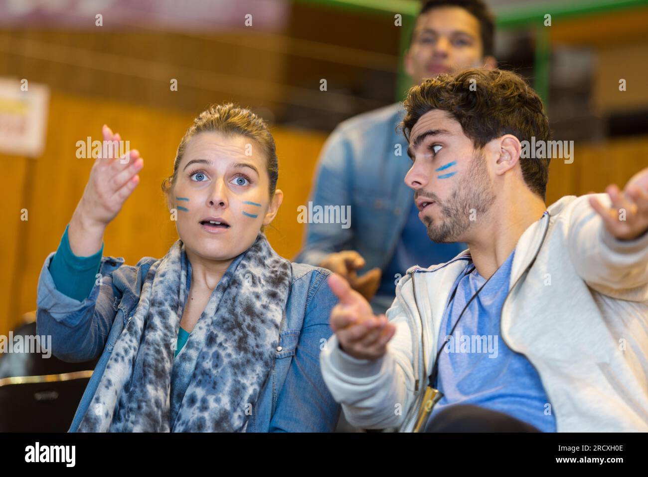 argentina fans talking about something Stock Photo - Alamy