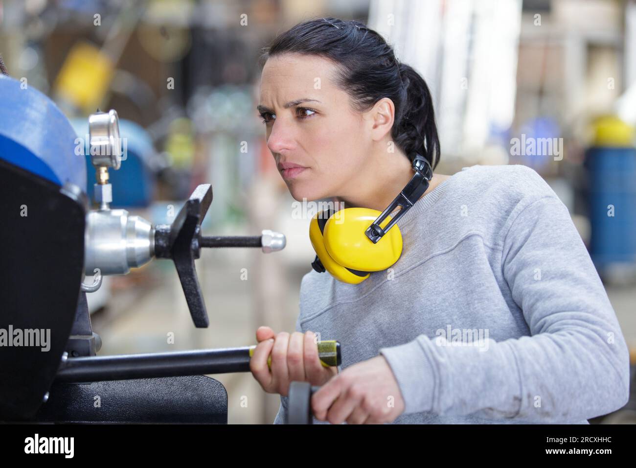 Female korean factory worker hi-res stock photography and images - Alamy
