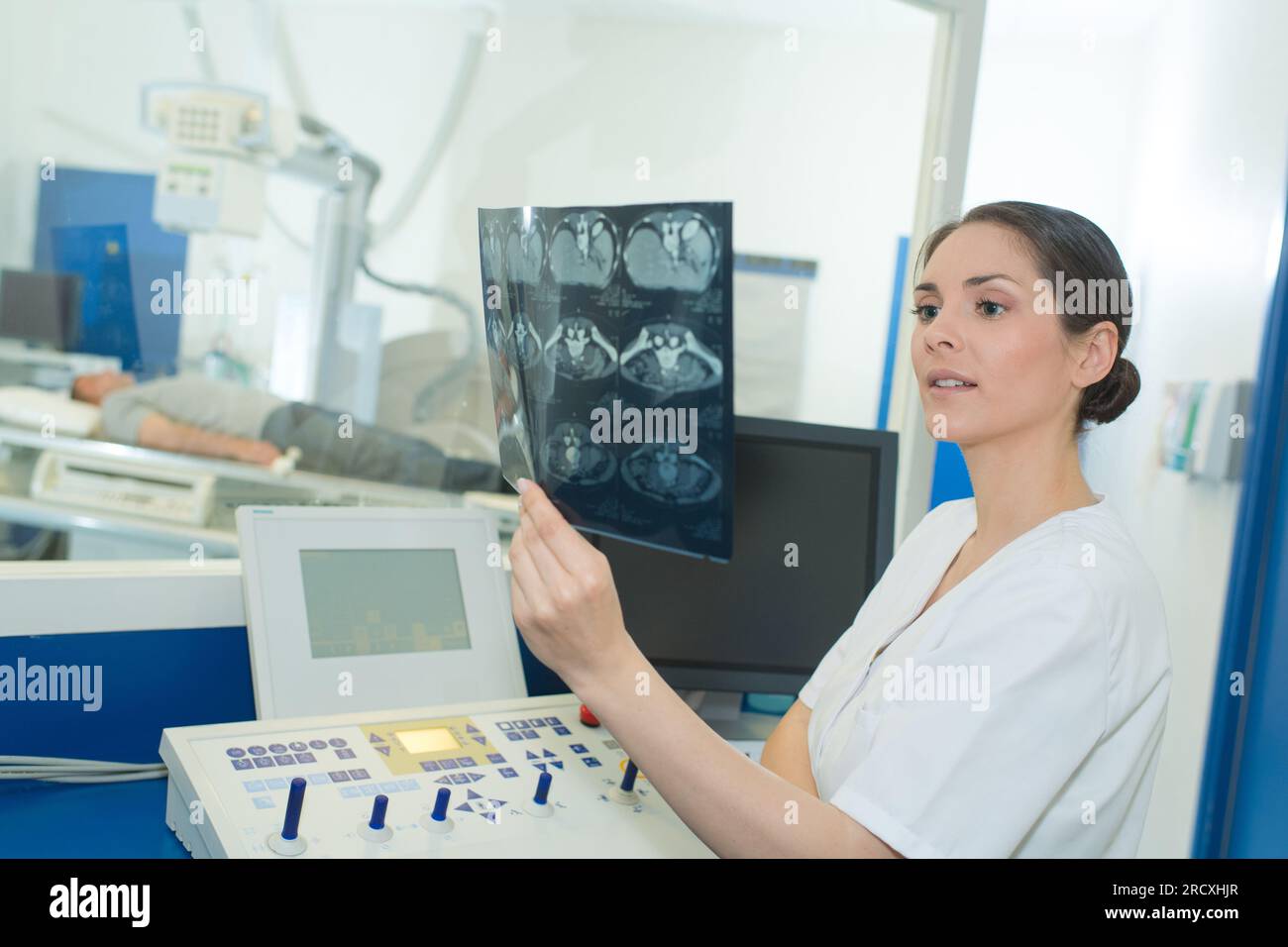 Chest ray old patient hi-res stock photography and images - Alamy