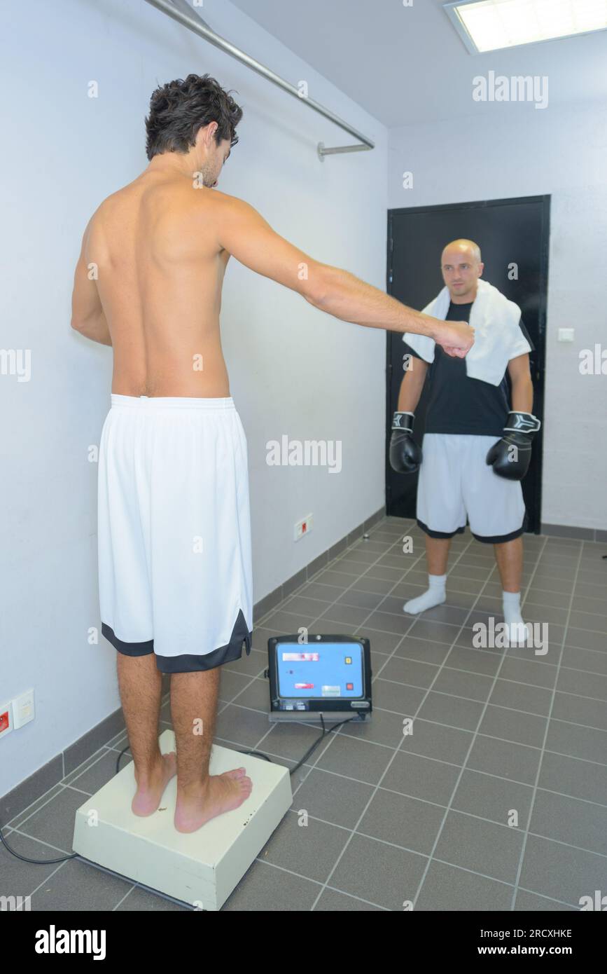 Scale boxing hi-res stock photography and images - Alamy