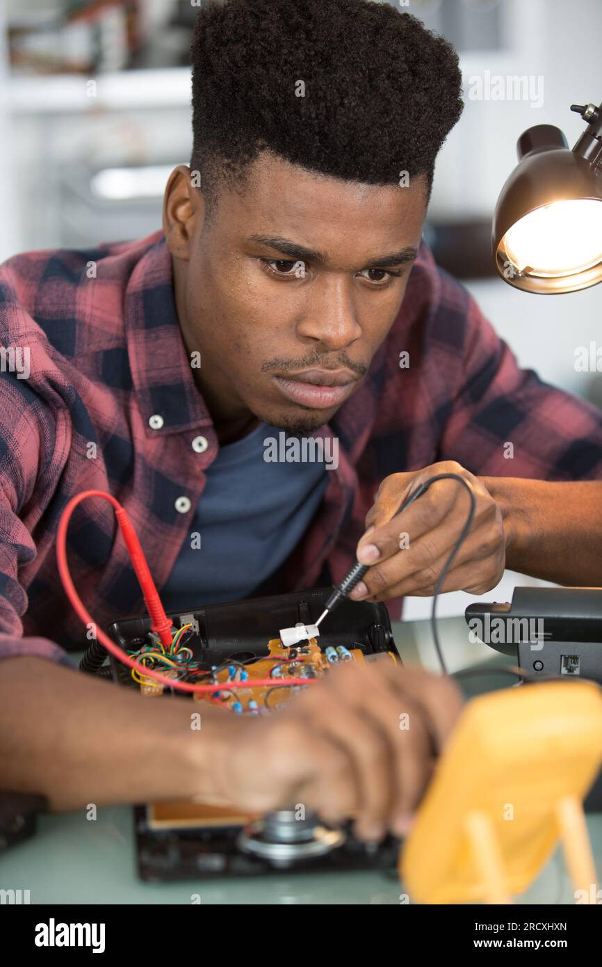 Microchip cables hi-res stock photography and images - Alamy