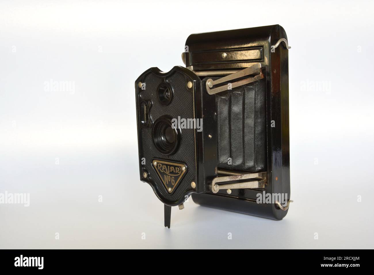Old folding cameras Stock Photo - Alamy