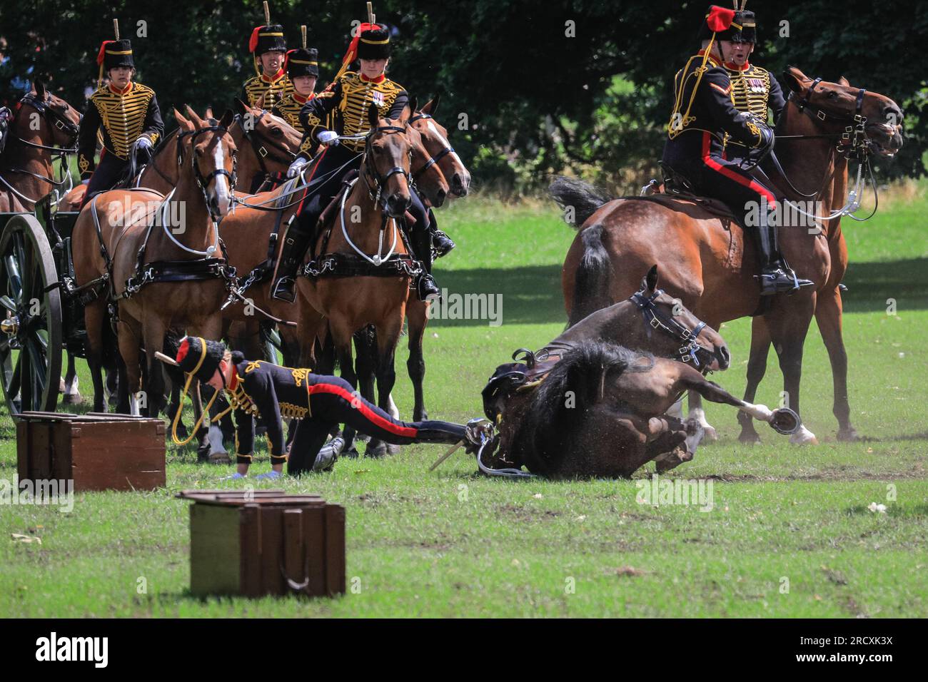 Female soldier run uk hi-res stock photography and images - Alamy