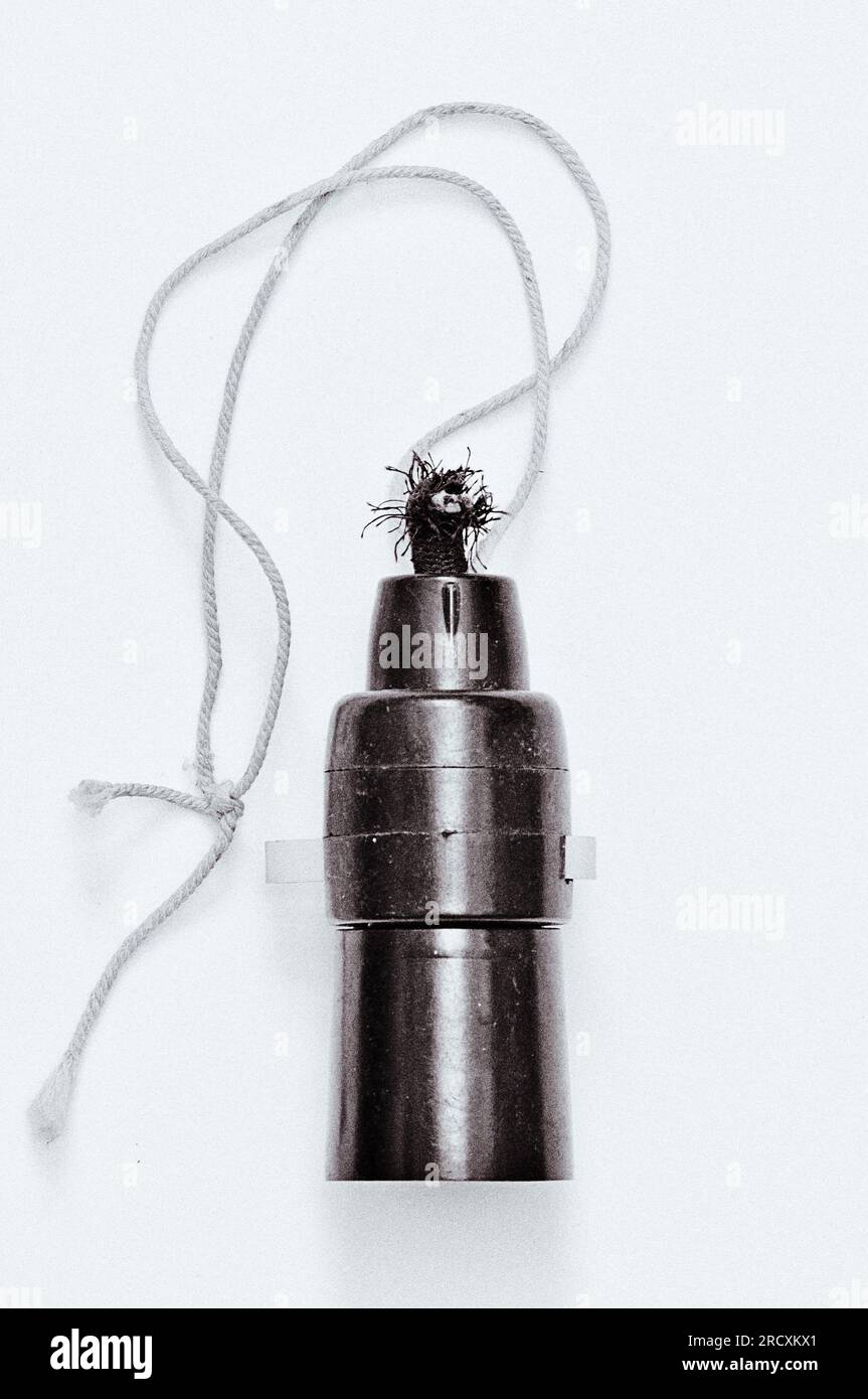 Bakelite electrical lamp socket with pull cord and sliding switch ...