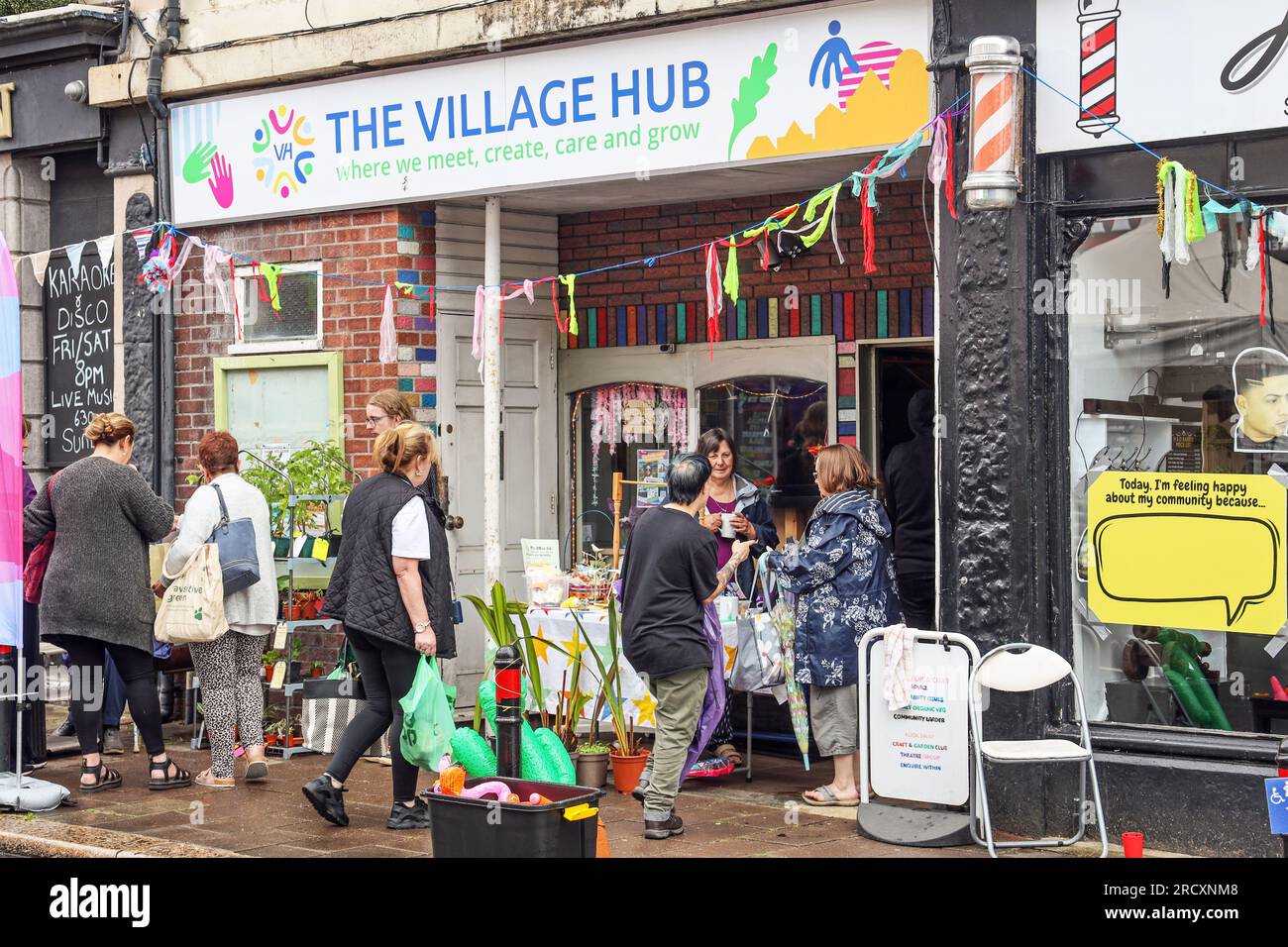 Family hub hi-res stock photography and images - Alamy