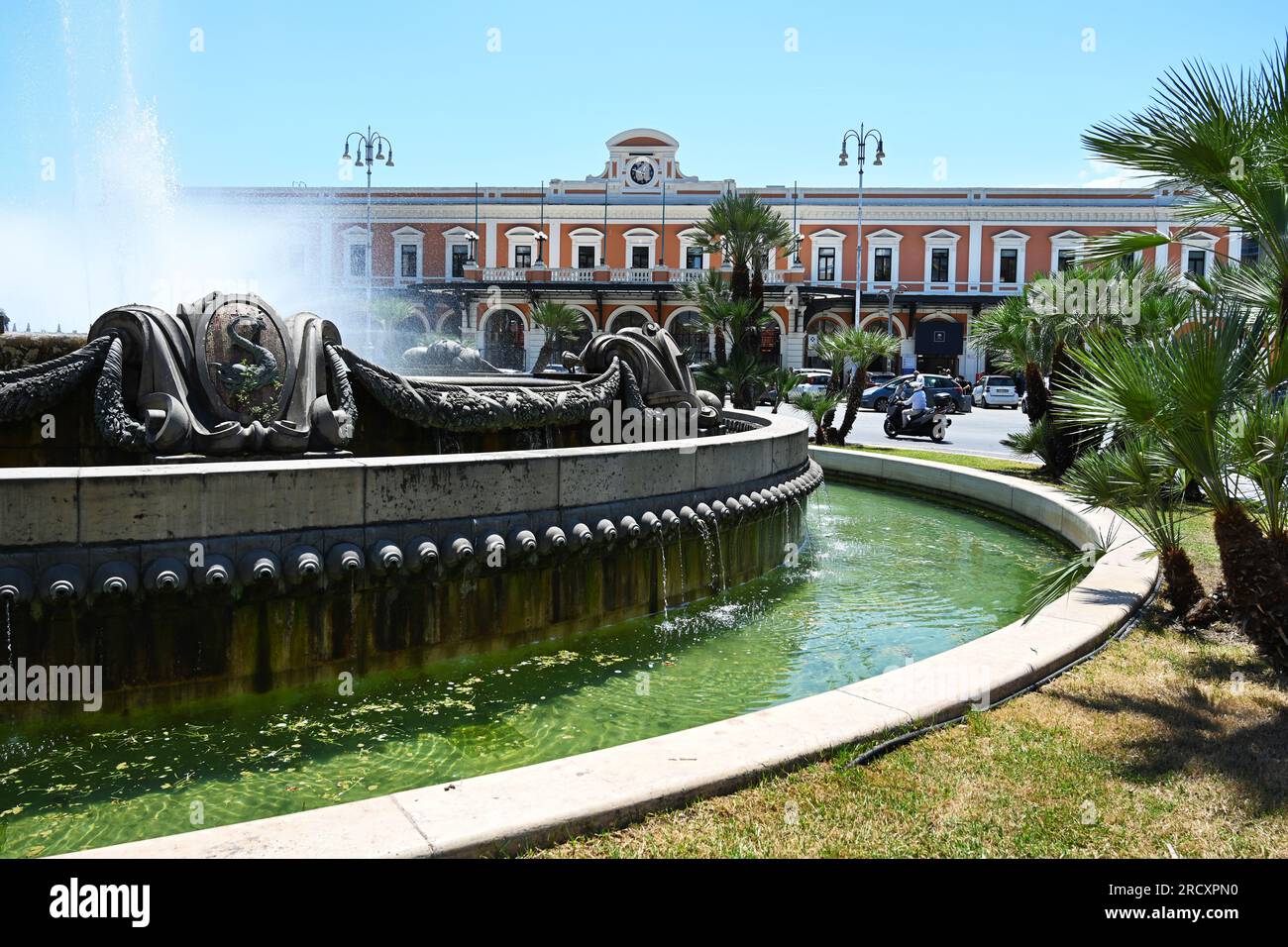 Bari central station hi-res stock photography and images - Alamy