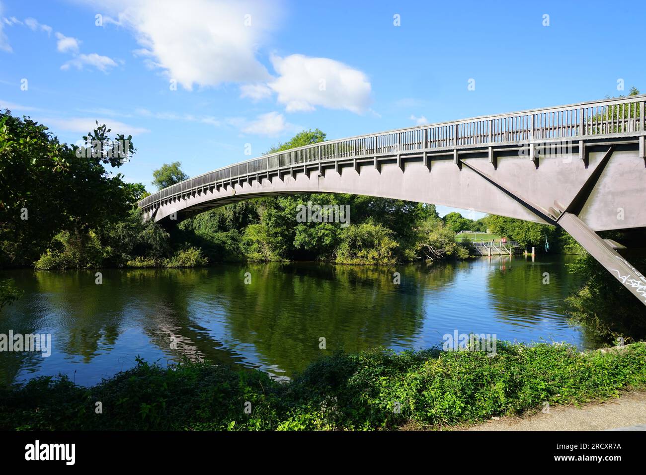 Footbridge across the Thames near Bray Marina Stock Photo - Alamy