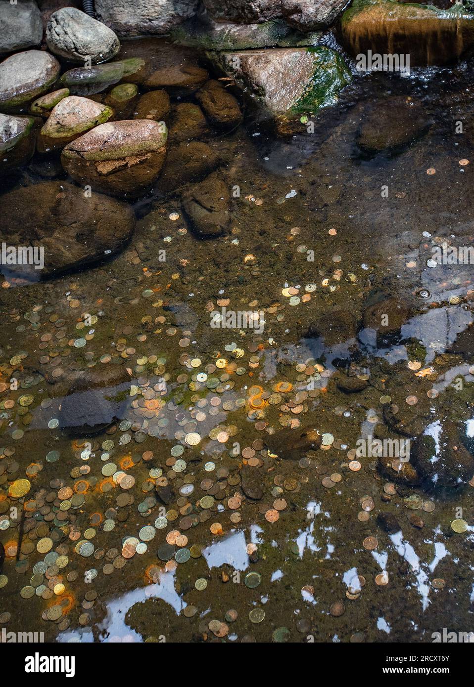 Well with crown hi-res stock photography and images - Alamy