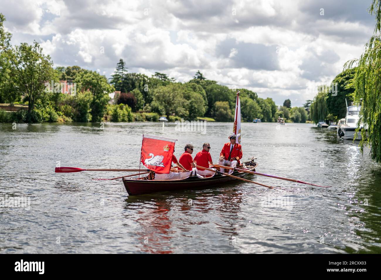 The King's Swan Marker, David Barber and swan uppers during the ancient ...