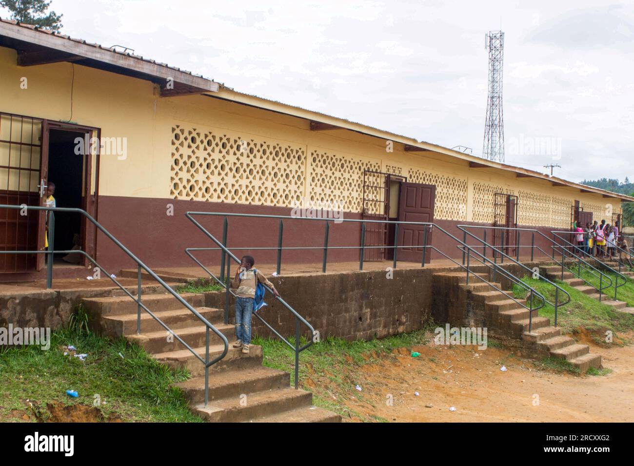 Primary school building hi-res stock photography and images - Alamy