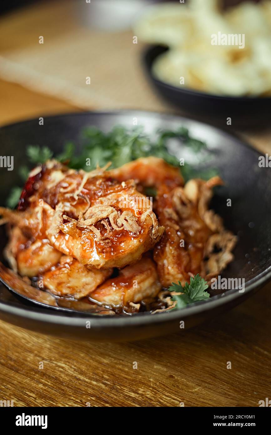 Fried Shrimp with Tamarind Sauce ,Popular Thai food Stock Photo - Alamy