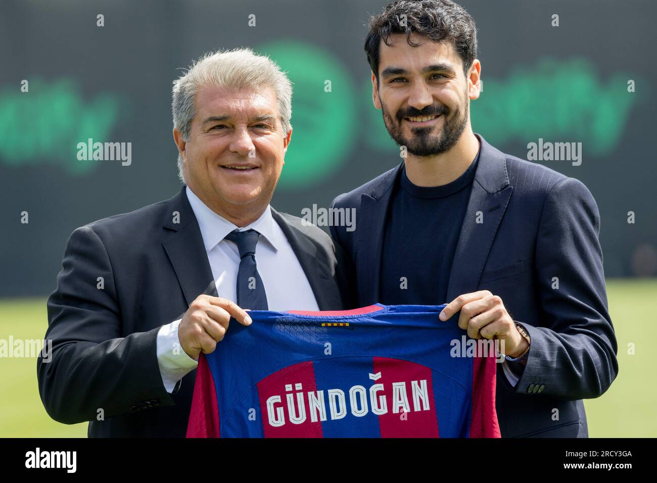 FC Barcelona President Joan Laporta, left, and German player Ilkay ...