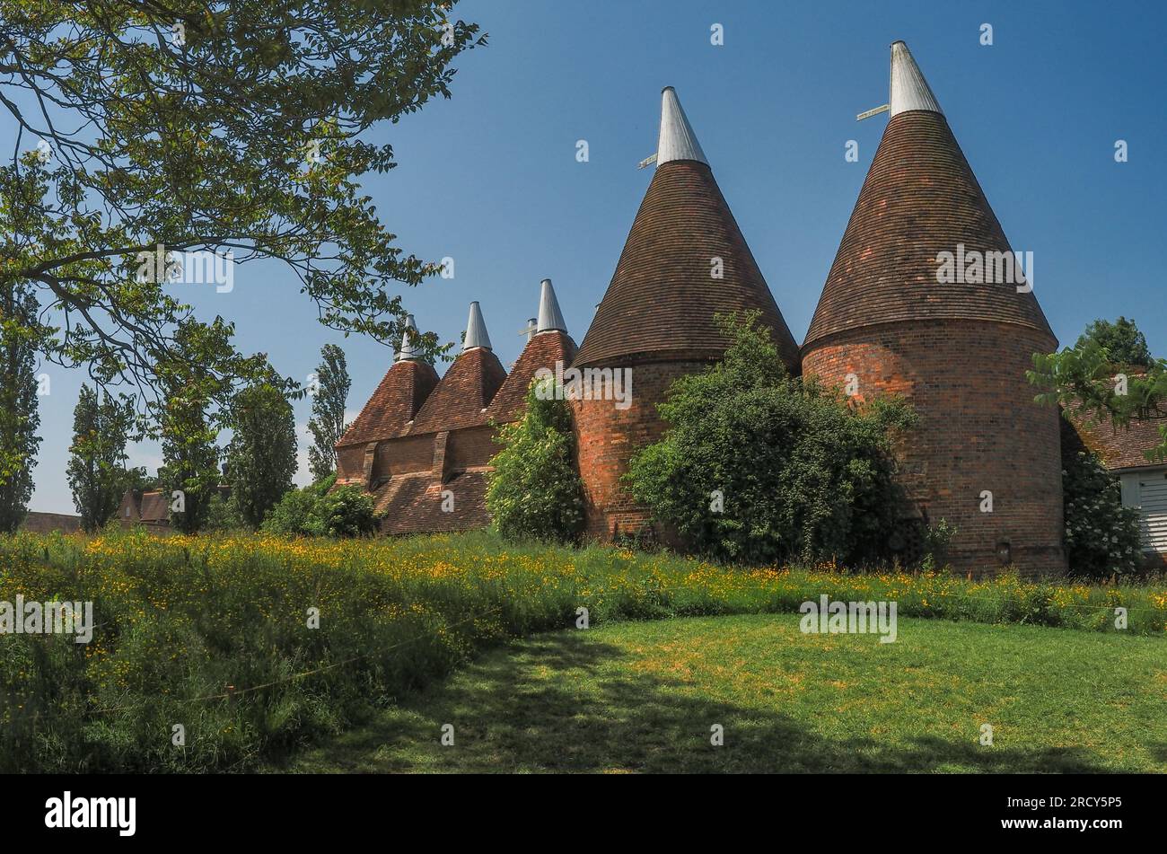 Oast Houses at Sissinghurst Castle, Kent Stock Photo - Alamy