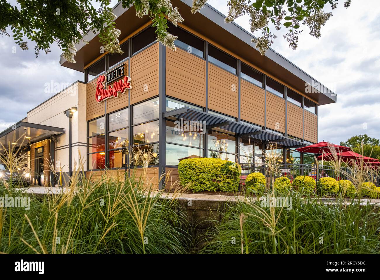 Truetts chick fil a drive thru hi-res stock photography and images - Alamy