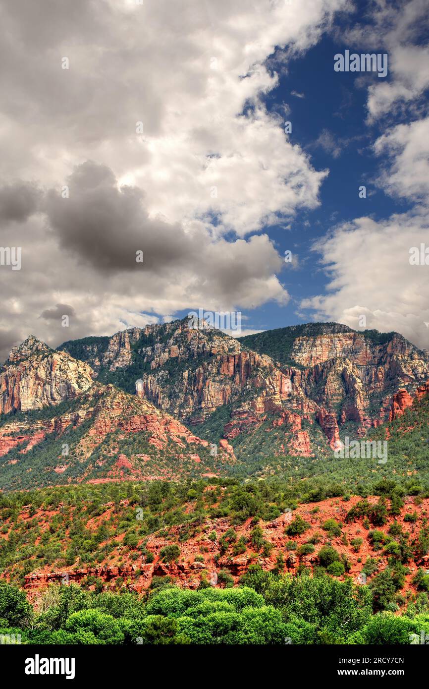 Sedona Arizona red rock country and surroundng mountain landscape Stock ...