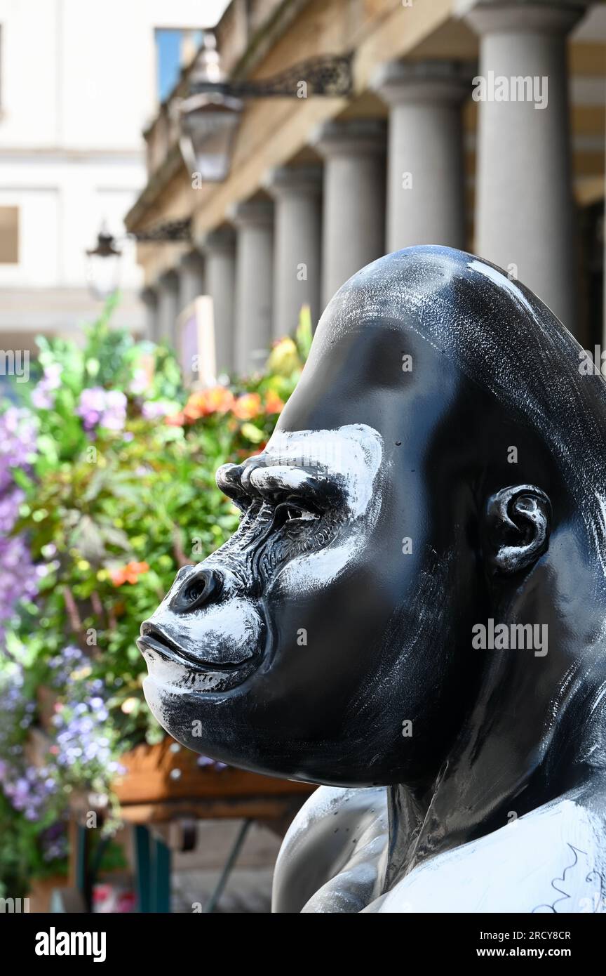 Gorilla Statue by Ronnie Wood in support of the African Conservation ...