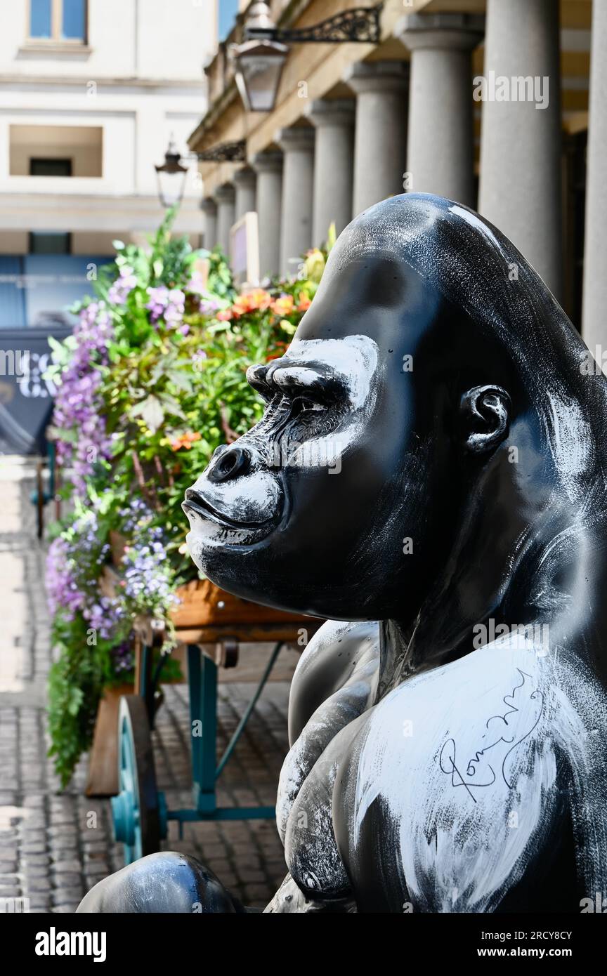 Gorilla Statue by Ronnie Wood in support of the African Conservation ...