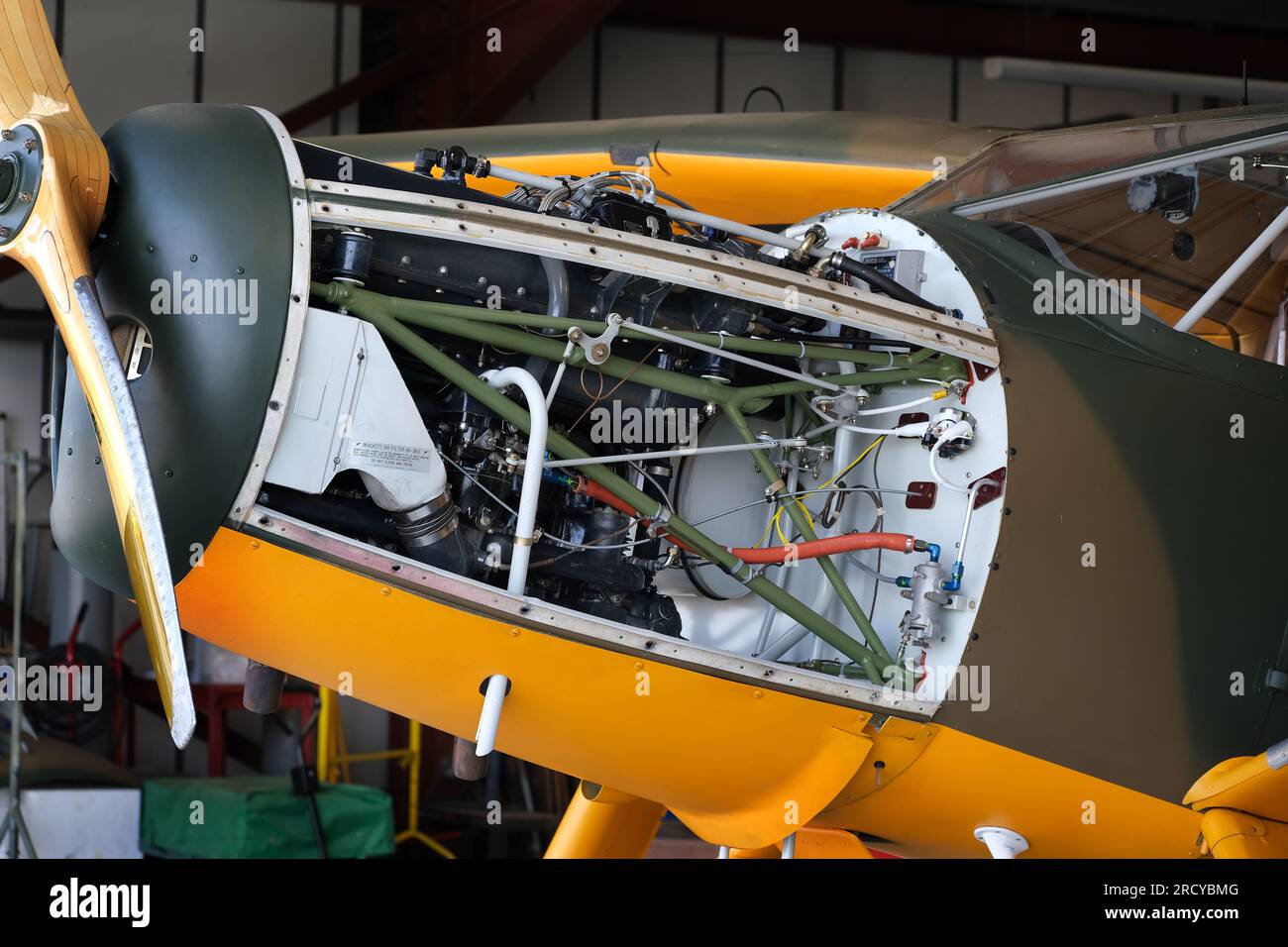 Light vintage aircraft engine and propeller Stock Photo - Alamy