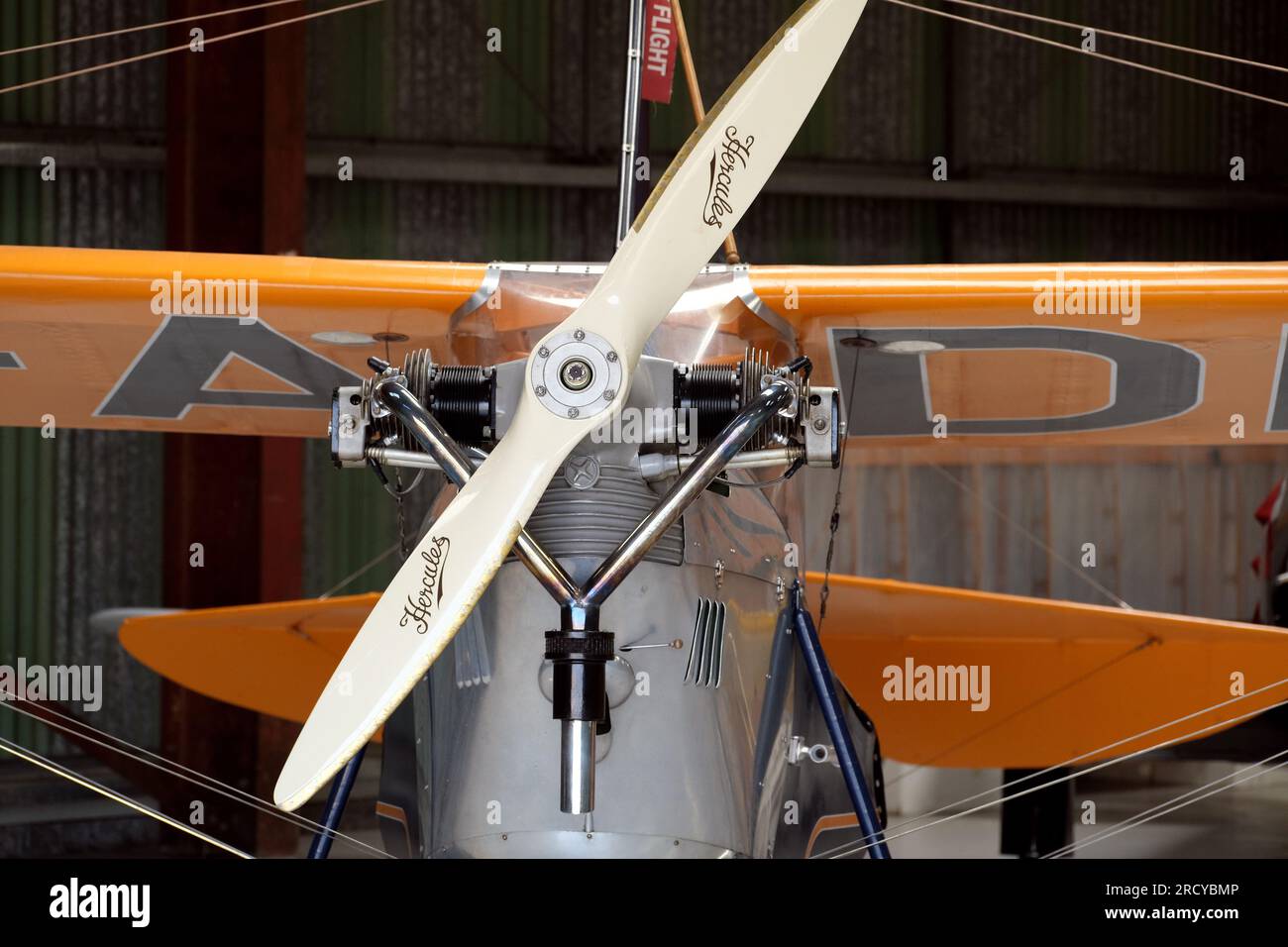 Light vintage aircraft engine and propeller Stock Photo - Alamy