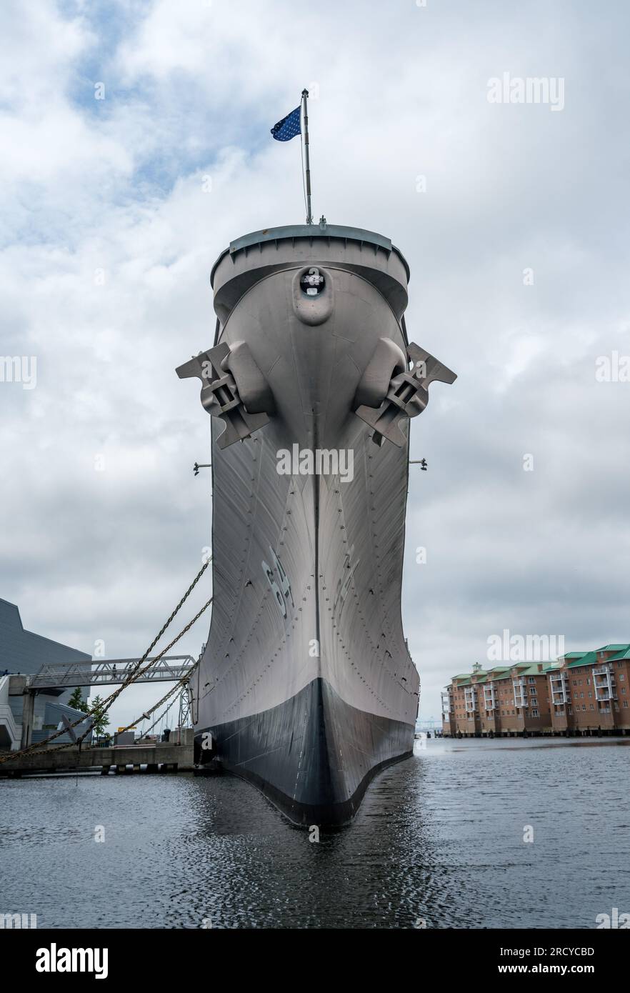 View of the massive prow and front of the USS warship Wisconsin docked ...