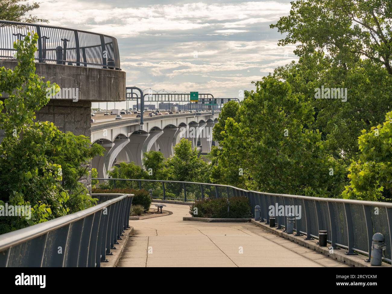 Woodrow wilson bridge hi-res stock photography and images - Alamy