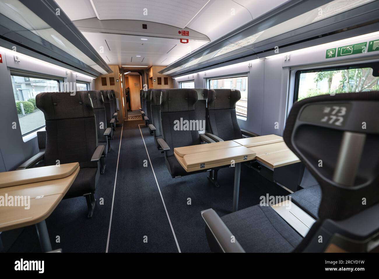 3 rows of seats hi-res stock photography and images - Alamy