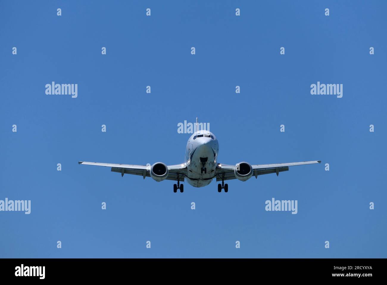 Descending plane hi-res stock photography and images - Alamy