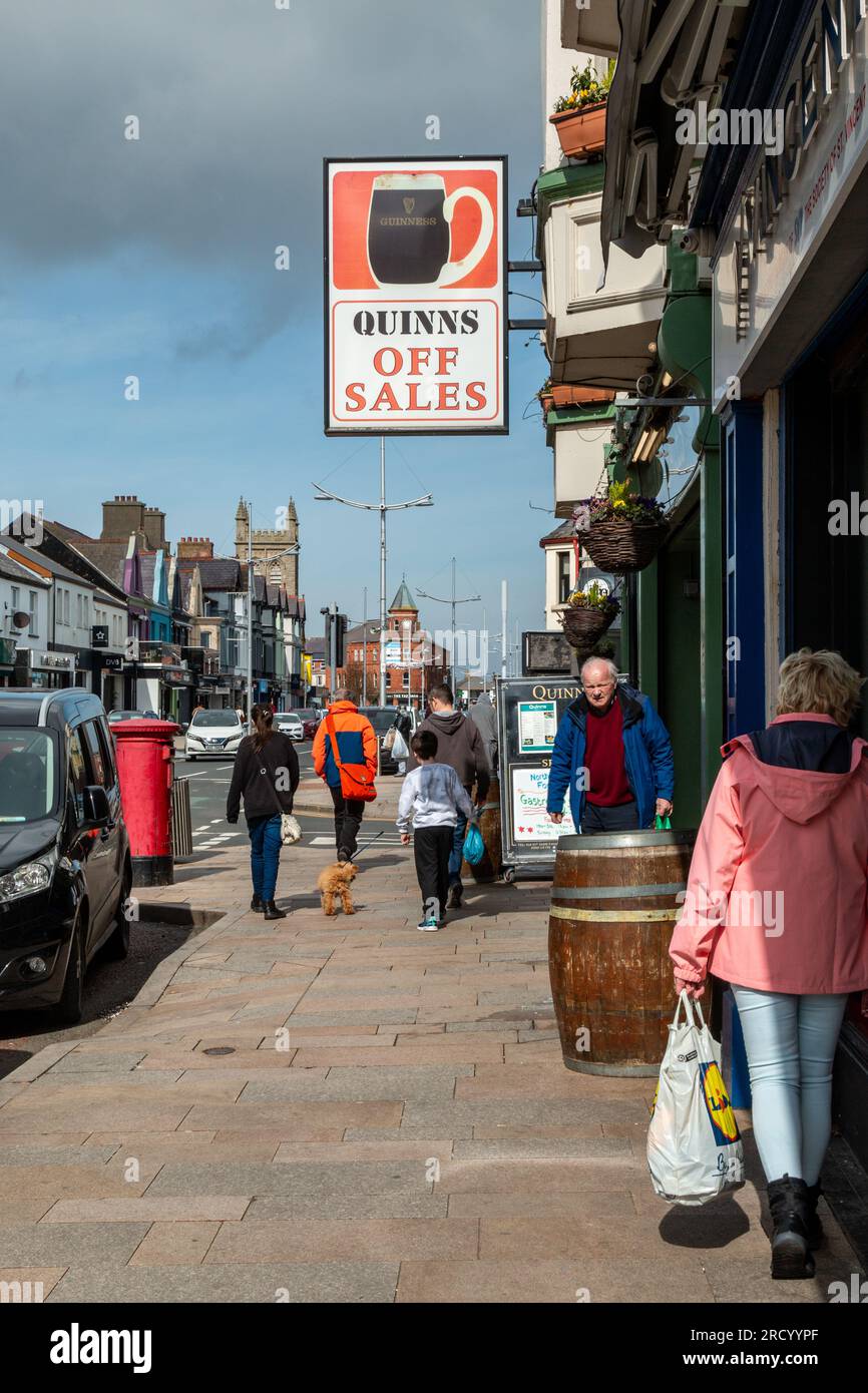 Off licence uk hi-res stock photography and images - Alamy