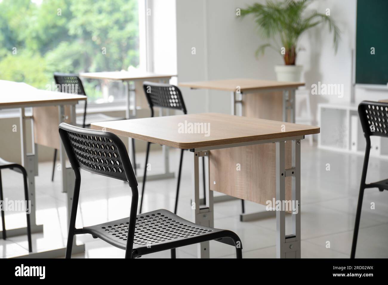 Interior of modern stylish empty classroom Stock Photo - Alamy