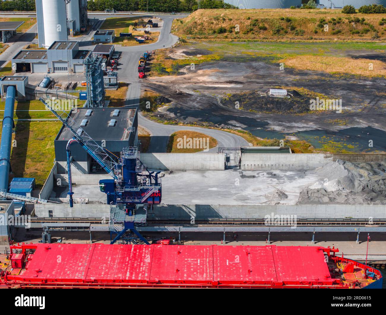 Copenhagen waste incineration plant hi-res stock photography and images ...