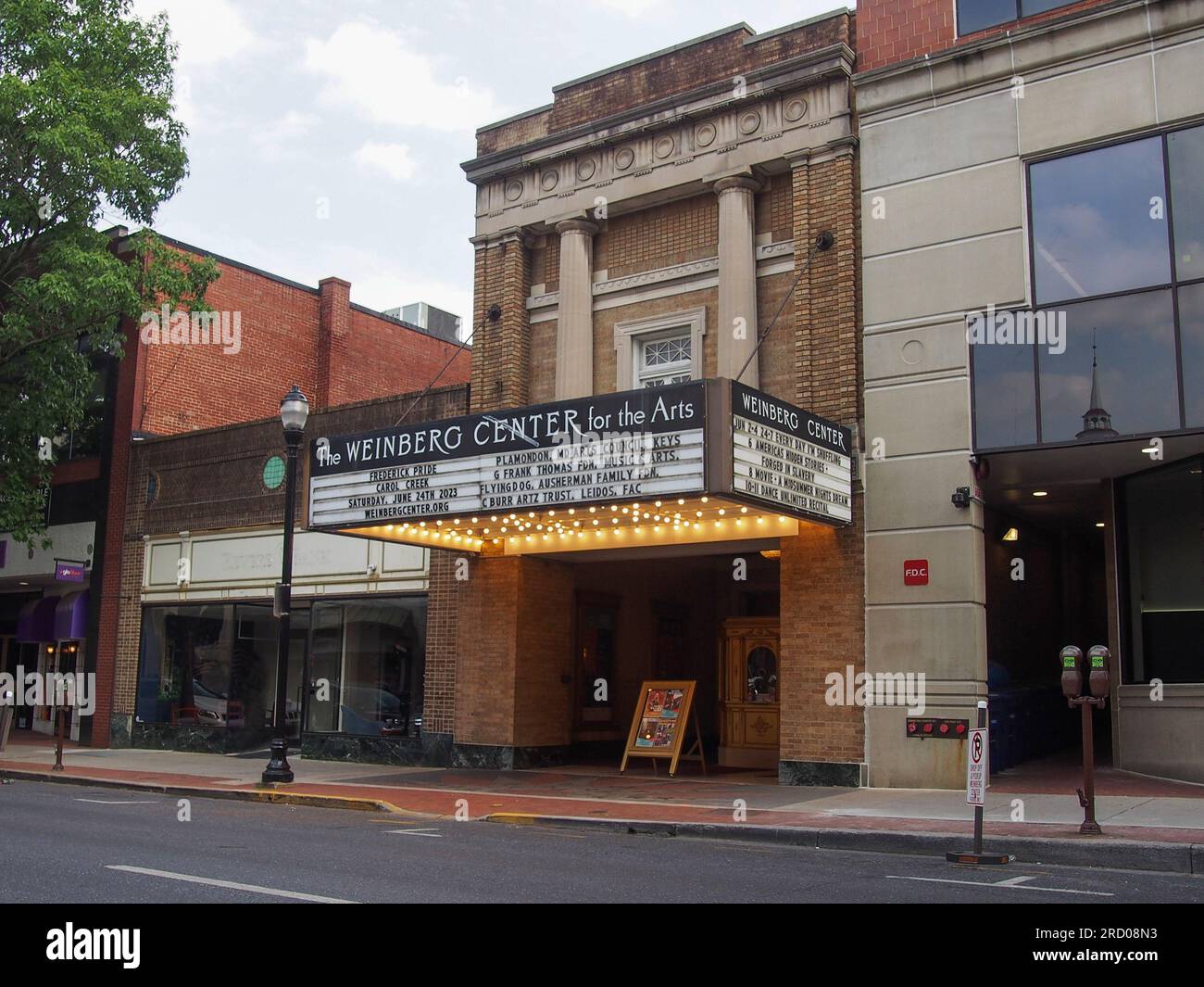 Retro cinema sign banner with lights hi-res stock photography and ...