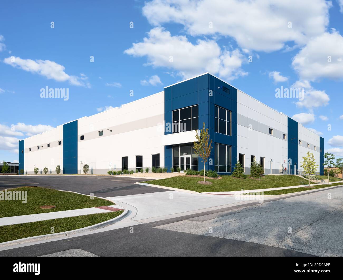 Newly constructed warehouse building Stock Photo - Alamy