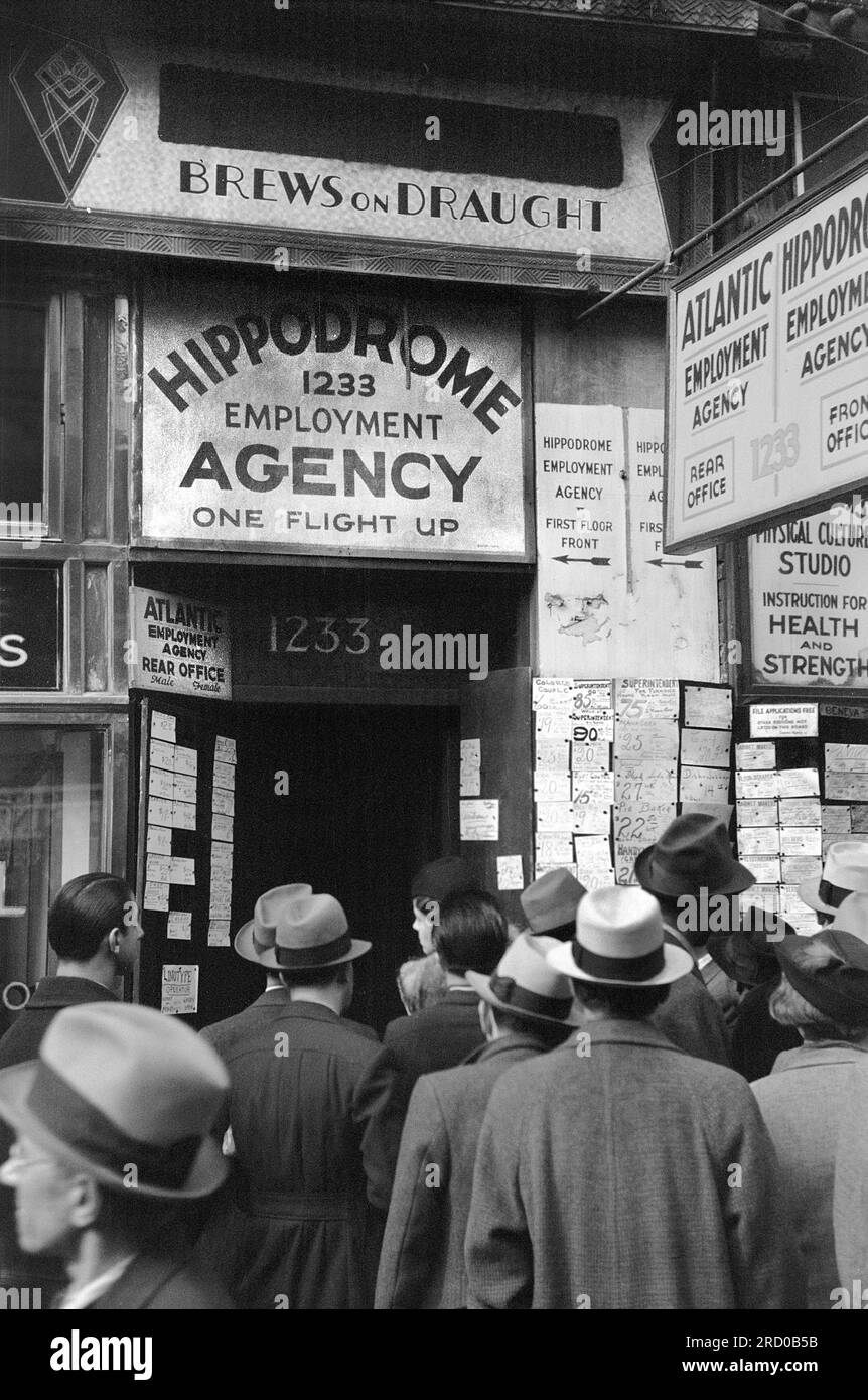 Crowd outside employment agency, Sixth Avenue, New York City, New York ...