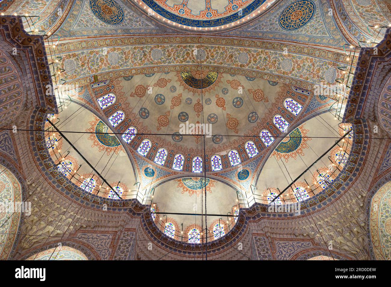 Inside blue mosque sultan hi-res stock photography and images - Alamy