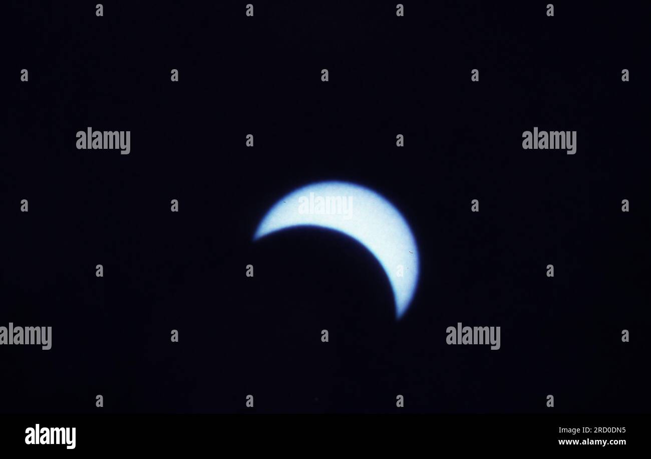 Total solar eclipse in Madagascar June 21st 2001. Showing the diamond ...