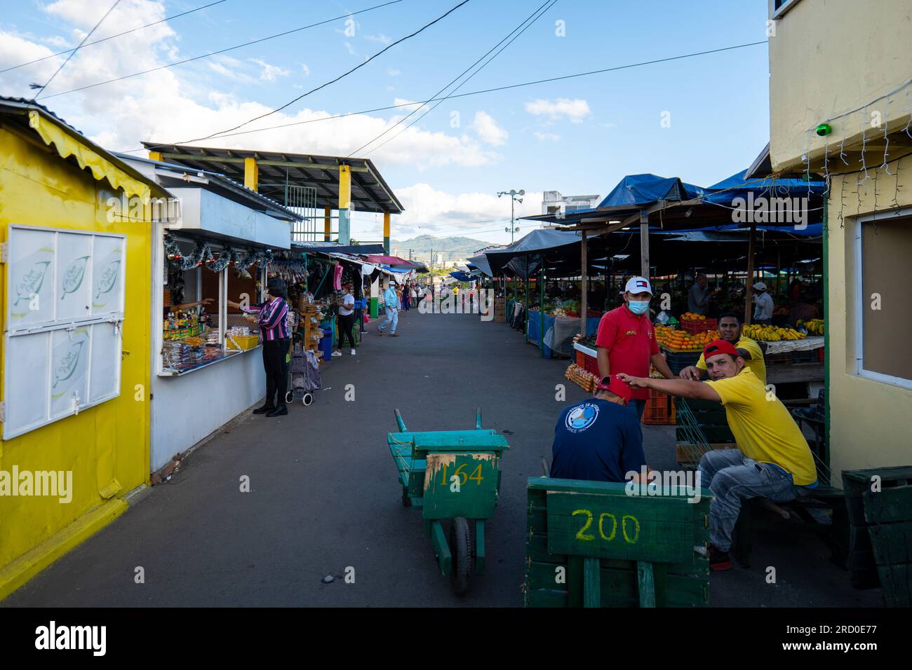 Mayoreo market hi-res stock photography and images - Alamy