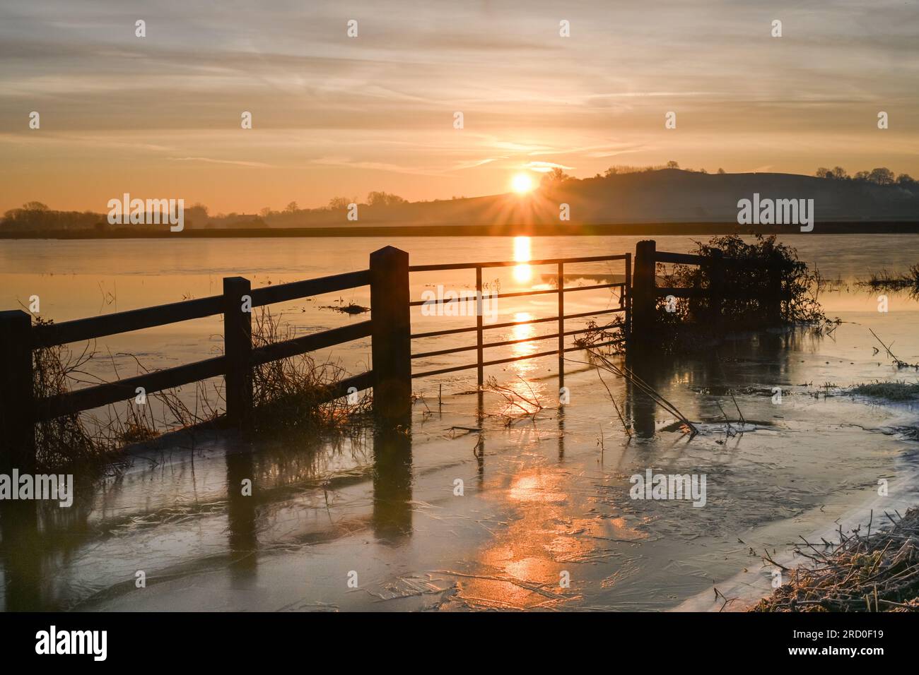 Winter Sunrise over Flooded and Frozen Somerset Levels near Highbridge ...