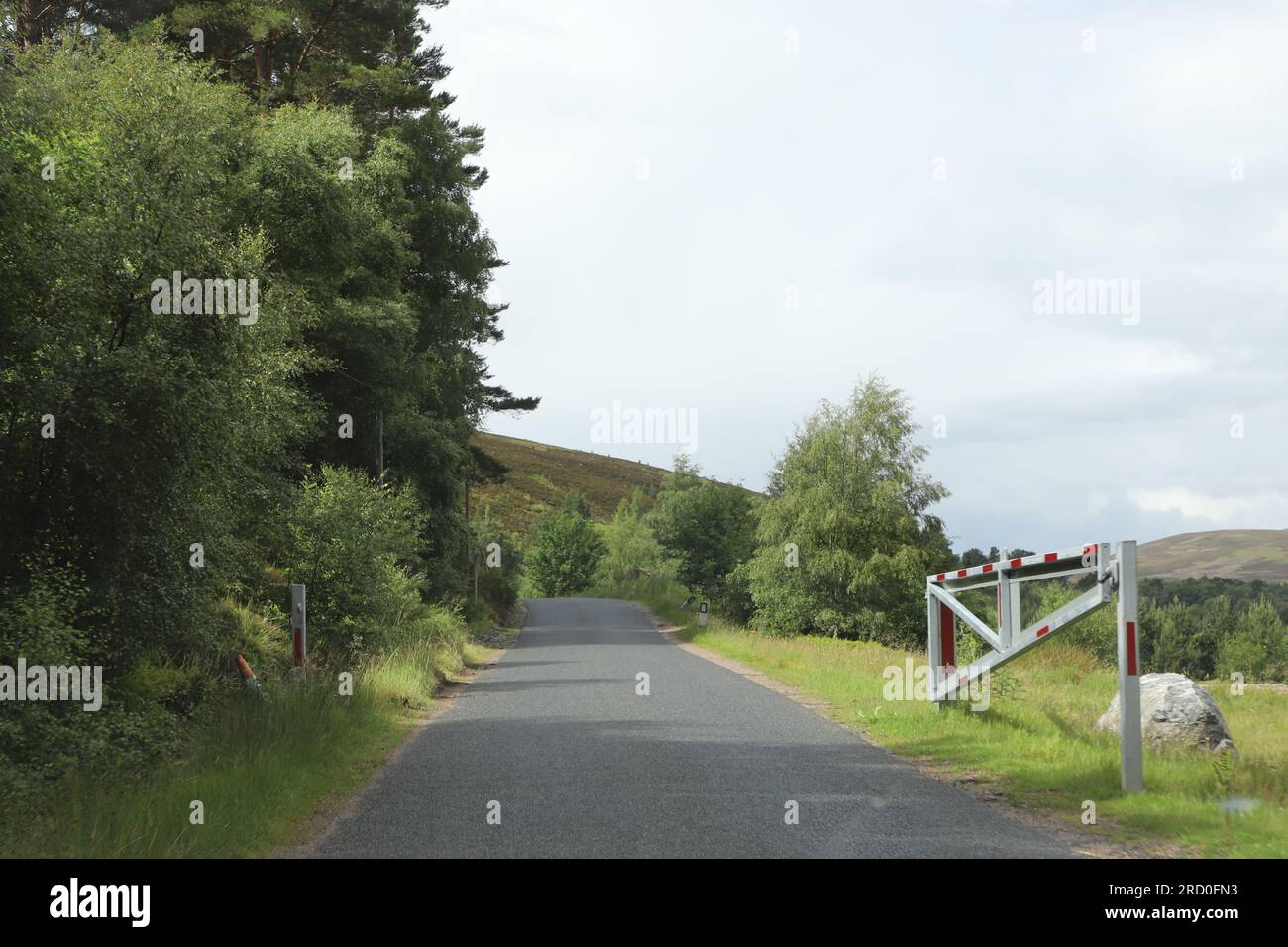 Scottish road snow gate hi-res stock photography and images - Alamy